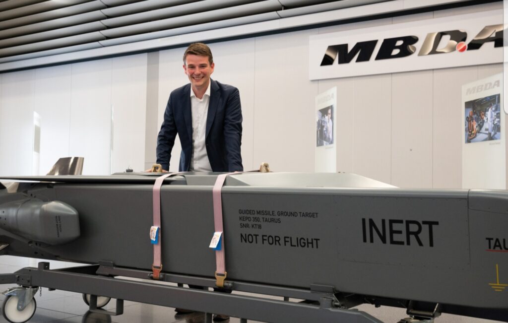 FDP-Delegation zu Besuch bei MBDA in Schrobenhausen | Offizielle ...
